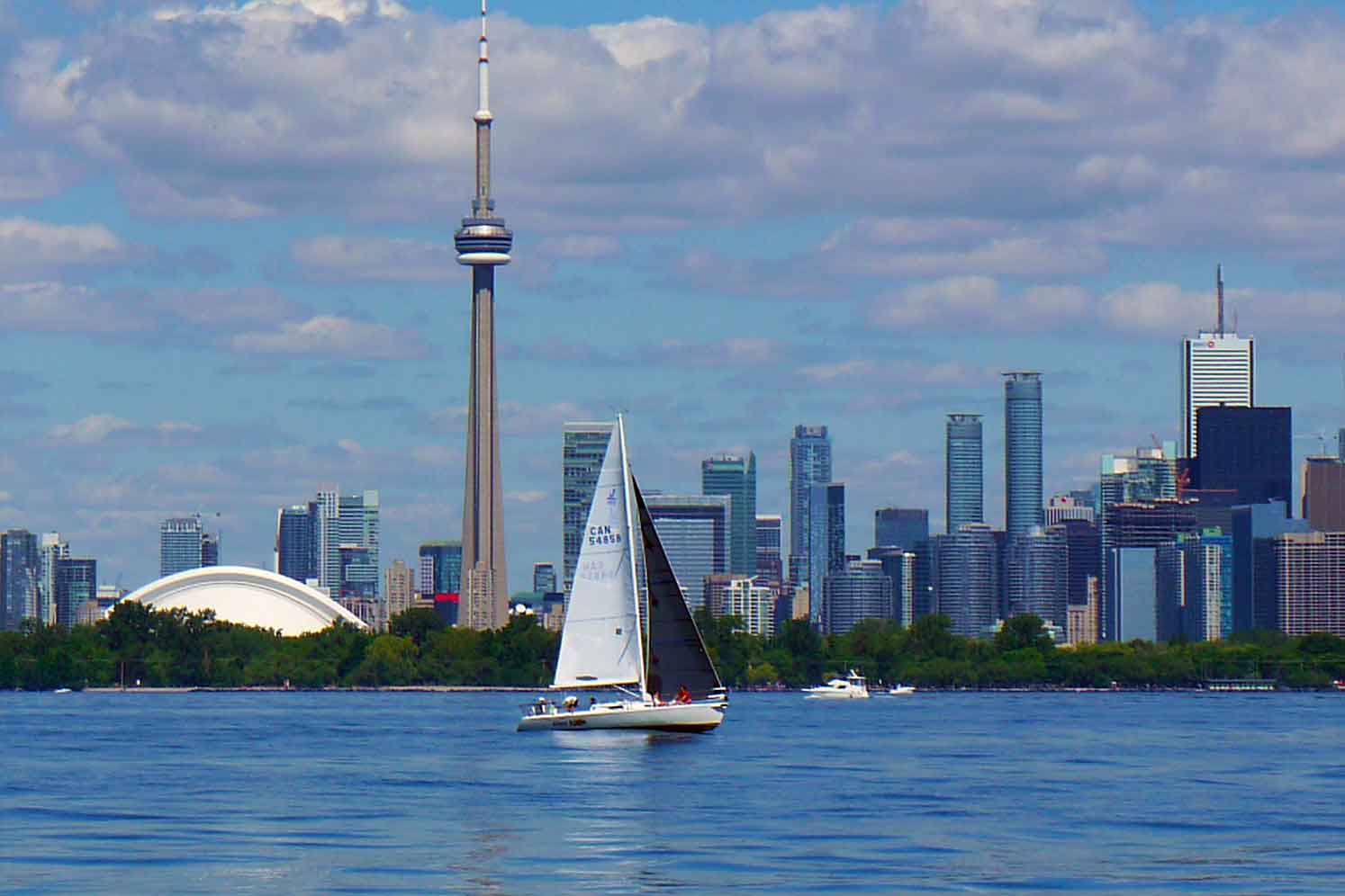 Toronto Discovery: Private Sailing Tour on Lake Ontario
